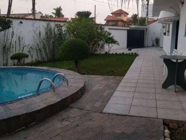 Casa / Sobrado para Venda em Praia Grande/SP Balneário Flórida 3 Quartos
