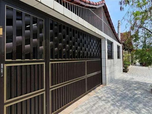 Casa / Sobrado para Venda em Praia Grande/SP Balneário Maracanã 2 Quartos