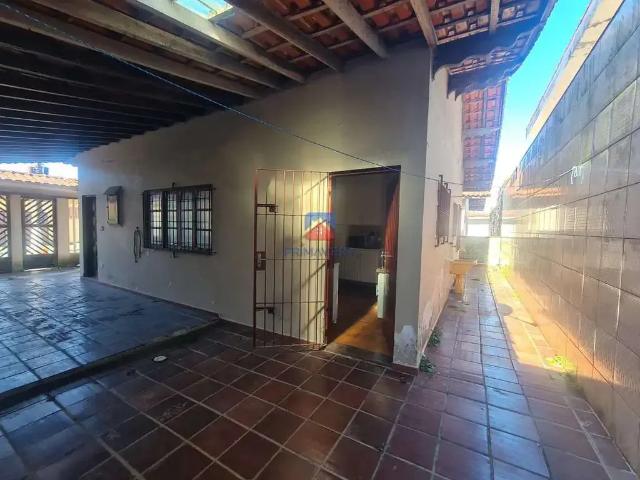 Casa / Sobrado para Venda em Praia Grande/SP Balneário Maracanã 2 Quartos