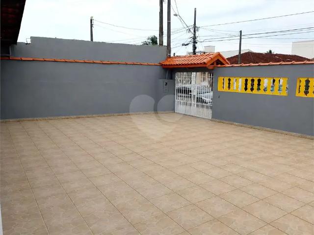 Casa / Sobrado para Venda em Praia Grande/SP Balneário Maracanã 2 Quartos