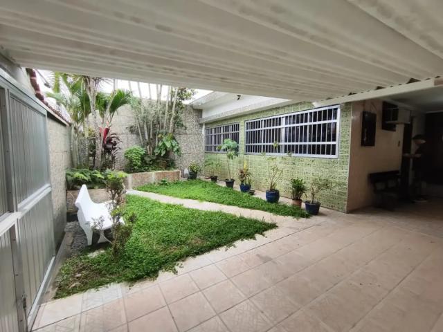 Casa / Sobrado para Venda em Praia Grande/SP Boqueirão 2 Quartos