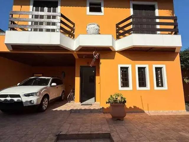 Casa / Sobrado para Venda em Praia Grande/SP Canto do Forte 4 Quartos