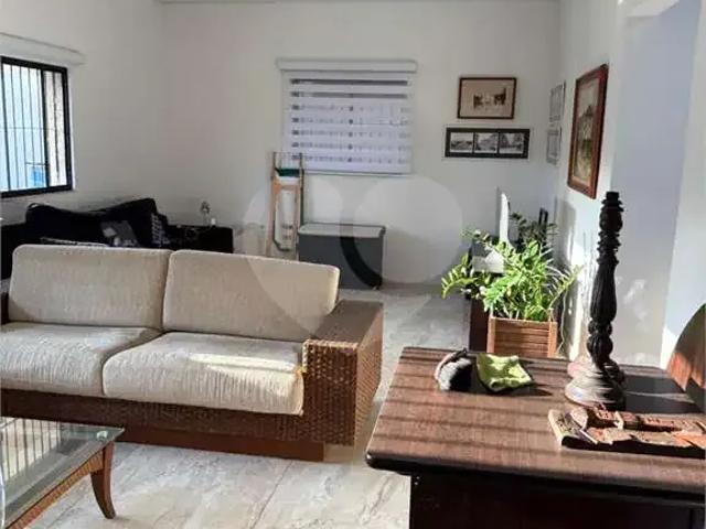 Casa / Sobrado para Venda em Praia Grande/SP Canto do Forte 4 Quartos