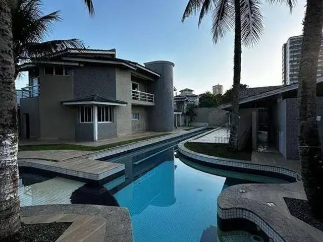 Casa / Sobrado para Venda em Praia Grande/SP Canto do Forte 4 Quartos