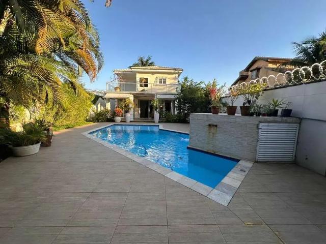 Casa / Sobrado para Venda em Praia Grande/SP Canto do Forte 4 Quartos