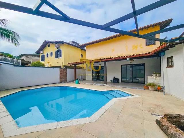 Casa / Sobrado para Venda em Praia Grande/SP Canto do Forte 4 Quartos