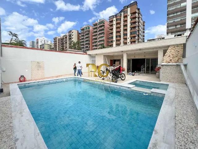 Casa / Sobrado para Venda em Praia Grande/SP Canto do Forte 4 Quartos