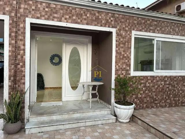 Casa / Sobrado para Venda em Praia Grande/SP Canto do Forte 4 Quartos