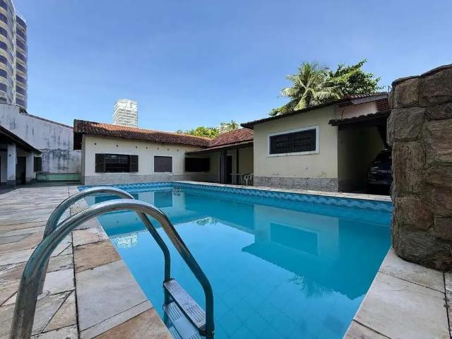Casa / Sobrado para Venda em Praia Grande/SP Canto do Forte 4 Quartos