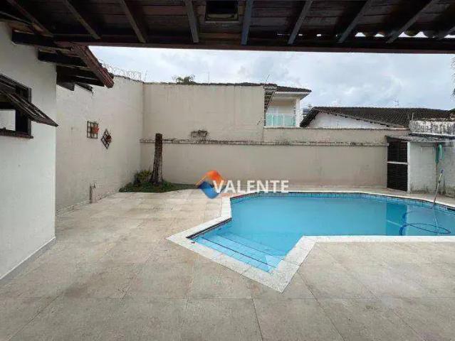 Casa / Sobrado para Venda em Praia Grande/SP Canto do Forte 4 Quartos