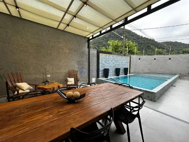 Casa / Sobrado para Venda em Praia Grande/SP Canto do Forte 4 Quartos