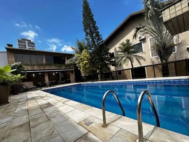 Casa / Sobrado para Venda em Praia Grande/SP Canto do Forte 5 Quartos