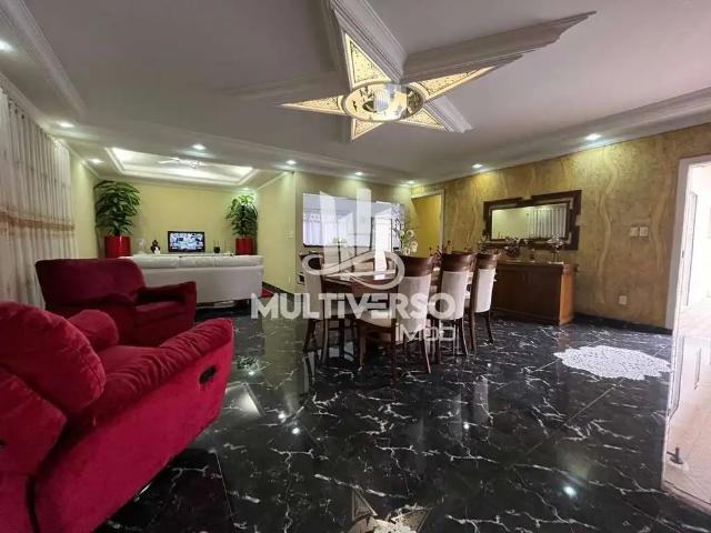 Casa / Sobrado para Venda em Praia Grande/SP Canto do Forte 6 Quartos