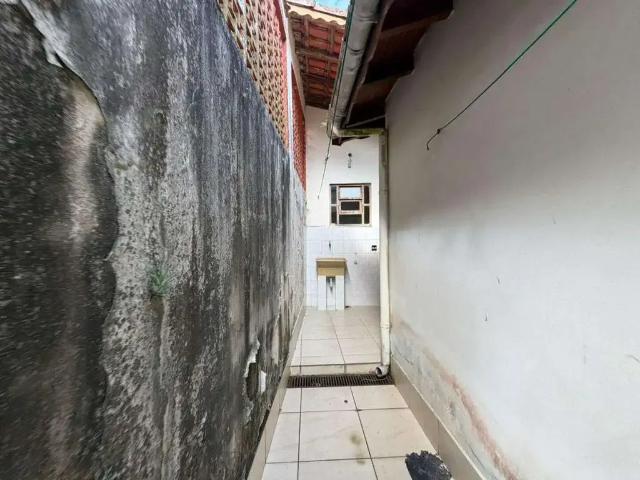 Casa / Sobrado para Venda em Praia Grande/SP Canto do Forte 2 Quartos