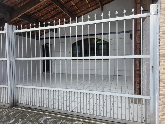 Casa / Sobrado para Venda em Praia Grande/SP Canto do Forte 2 Quartos