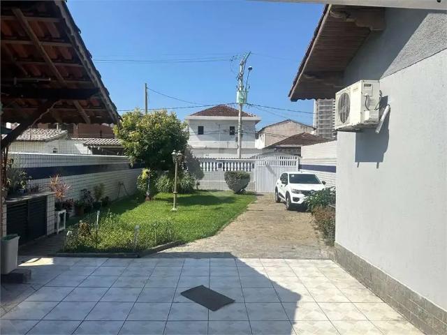 Casa / Sobrado para Venda em Praia Grande/SP Canto do Forte 2 Quartos