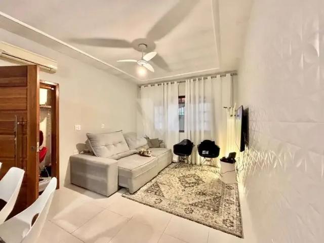 Casa / Sobrado para Venda em Praia Grande/SP Canto do Forte 2 Quartos