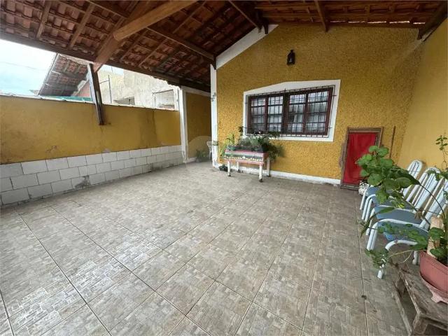 Casa / Sobrado para Venda em Praia Grande/SP Canto do Forte 2 Quartos