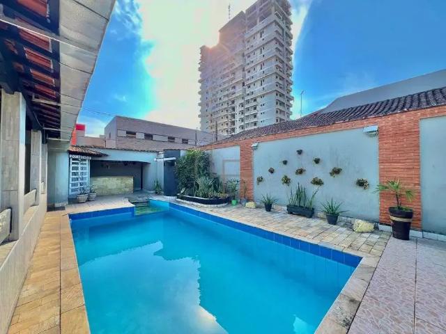 Casa / Sobrado para Venda em Praia Grande/SP Canto do Forte 3 Quartos