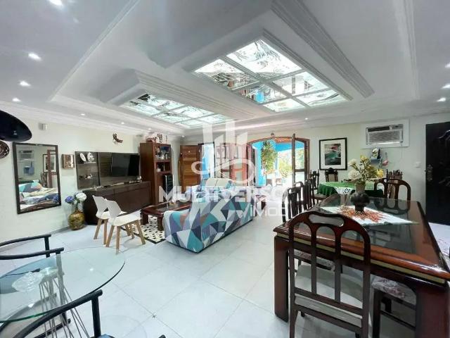 Casa / Sobrado para Venda em Praia Grande/SP Canto do Forte 3 Quartos