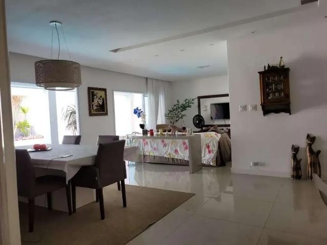 Casa / Sobrado para Venda em Praia Grande/SP Canto do Forte 3 Quartos