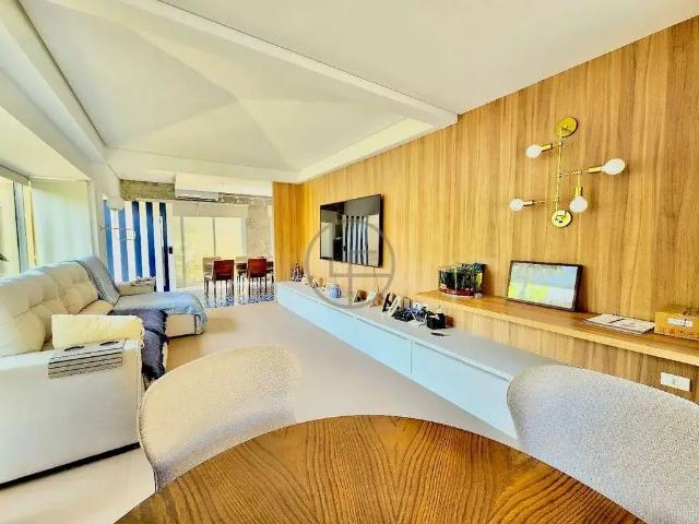 Casa / Sobrado para Venda em Praia Grande/SP Canto do Forte 3 Quartos