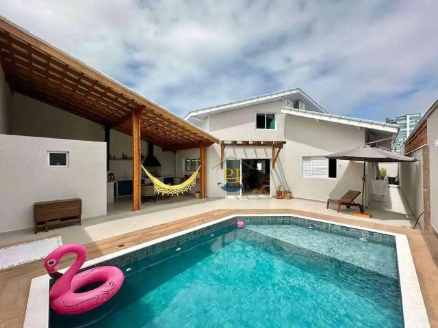 Casa / Sobrado para Venda em Praia Grande/SP Canto do Forte 3 Quartos