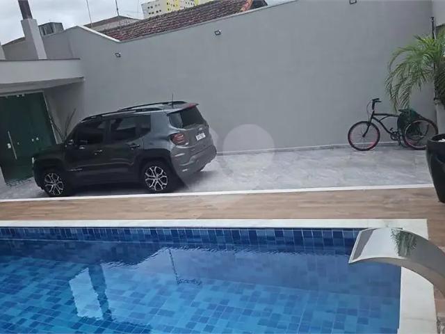 Casa / Sobrado para Venda em Praia Grande/SP Cidade Ocian 3 Quartos