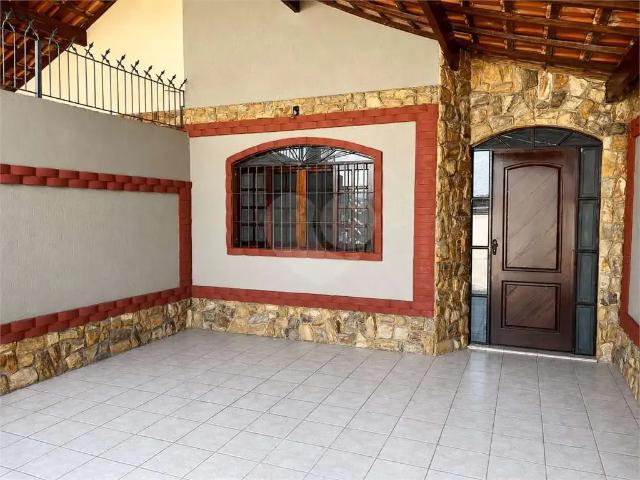 Casa / Sobrado para Venda em Praia Grande/SP Cidade Ocian 2 Quartos
