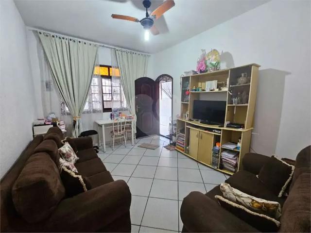 Casa / Sobrado para Venda em Praia Grande/SP Cidade Ocian 2 Quartos