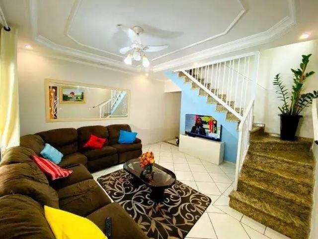 Casa / Sobrado para Venda em Praia Grande/SP Cidade Ocian 4 Quartos