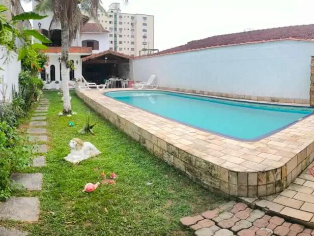 Casa / Sobrado para Venda em Praia Grande/SP Cidade Ocian 4 Quartos