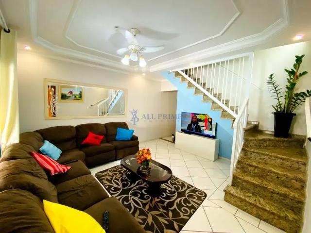 Casa / Sobrado para Venda em Praia Grande/SP Cidade Ocian 4 Quartos