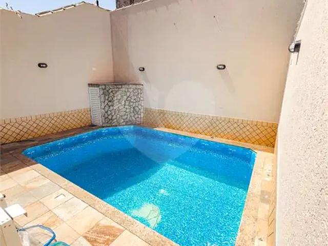 Casa / Sobrado para Venda em Praia Grande/SP Guilhermina 4 Quartos
