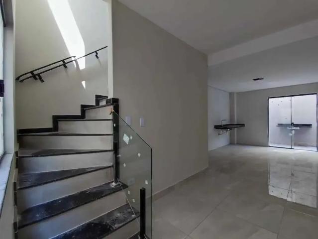 Casa / Sobrado para Venda em Praia Grande/SP Guilhermina 2 Quartos