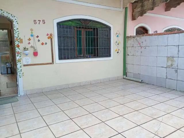 Casa / Sobrado para Venda em Praia Grande/SP Guilhermina 2 Quartos