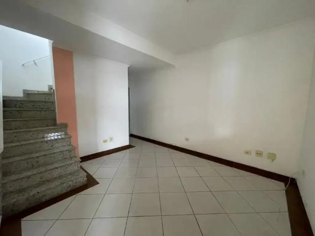 Casa / Sobrado para Venda em Praia Grande/SP Guilhermina 2 Quartos