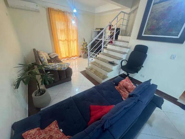 Casa / Sobrado para Venda em Praia Grande/SP Guilhermina 2 Quartos