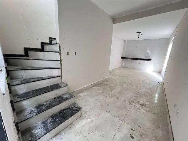 Casa / Sobrado para Venda em Praia Grande/SP Guilhermina 2 Quartos