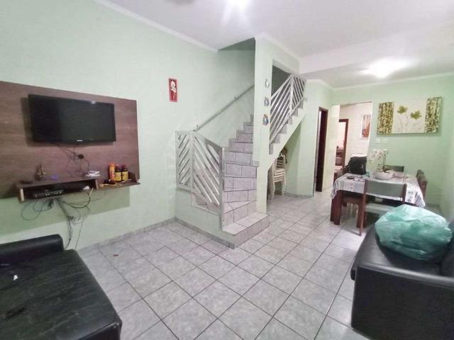 Casa / Sobrado para Venda em Praia Grande/SP Guilhermina 2 Quartos