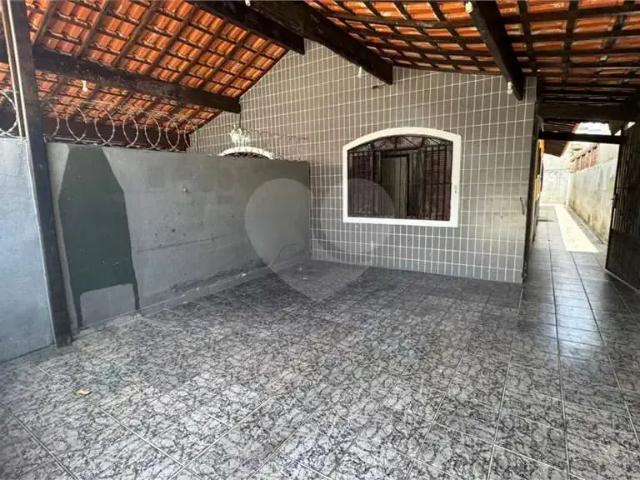 Casa / Sobrado para Venda em Praia Grande/SP Guilhermina 3 Quartos