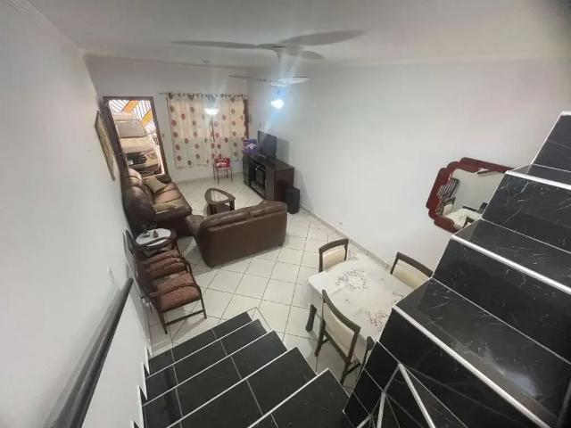 Casa / Sobrado para Venda em Praia Grande/SP Guilhermina 3 Quartos