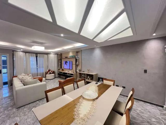 Casa / Sobrado para Venda em Praia Grande/SP Guilhermina 3 Quartos
