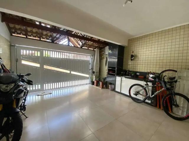 Casa / Sobrado para Venda em Praia Grande/SP Guilhermina 3 Quartos