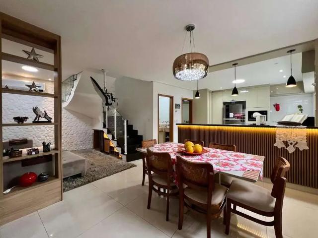 Casa / Sobrado para Venda em Praia Grande/SP Guilhermina 3 Quartos
