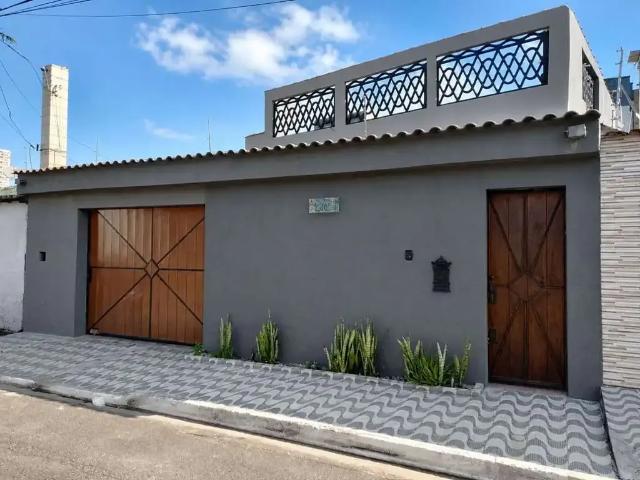 Casa / Sobrado para Venda em Praia Grande/SP Guilhermina 3 Quartos