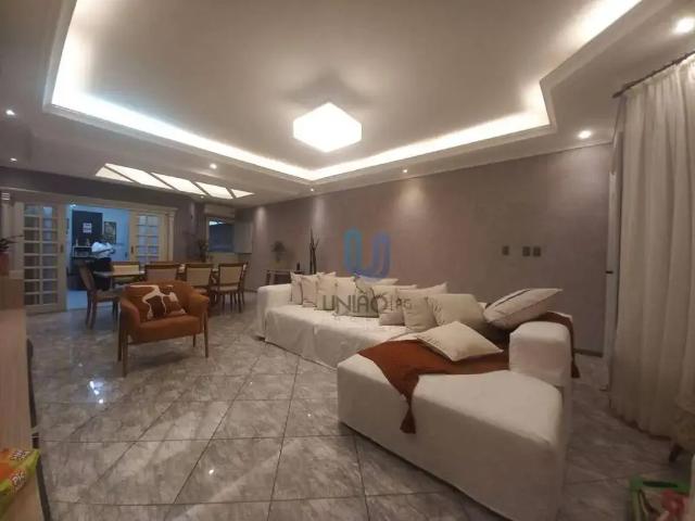 Casa / Sobrado para Venda em Praia Grande/SP Guilhermina 3 Quartos