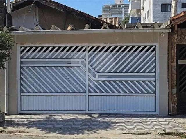 Casa / Sobrado para Venda em Praia Grande/SP Guilhermina 3 Quartos