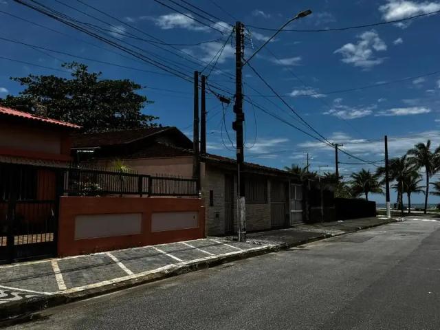 Casa / Sobrado para Venda em Praia Grande/SP Jardim Real 2 Quartos