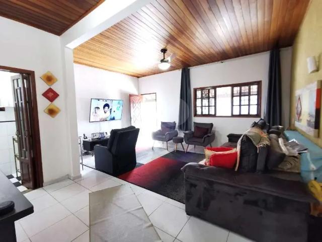 Casa / Sobrado para Venda em Praia Grande/SP Jardim Real 3 Quartos
